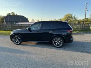 Melns BMW X5 2021 Rīga, ar dzinēja tilpumu 3.00 L un nobraukumu 81 tūkst. km par 56500 €, foto 5 vietnē AUTOMOTO.COM.LV