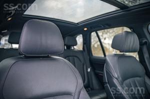 Melns BMW X5 2021 Rīga, ar dzinēja tilpumu 3.00 L un nobraukumu 0 tūkst. km par 52990 €, foto 18 vietnē AUTOMOTO.COM.LV