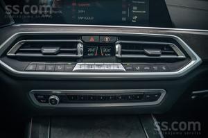 Melns BMW X5 2021 Rīga, ar dzinēja tilpumu 3.00 L un nobraukumu 0 tūkst. km par 52990 €, foto 26 vietnē AUTOMOTO.COM.LV