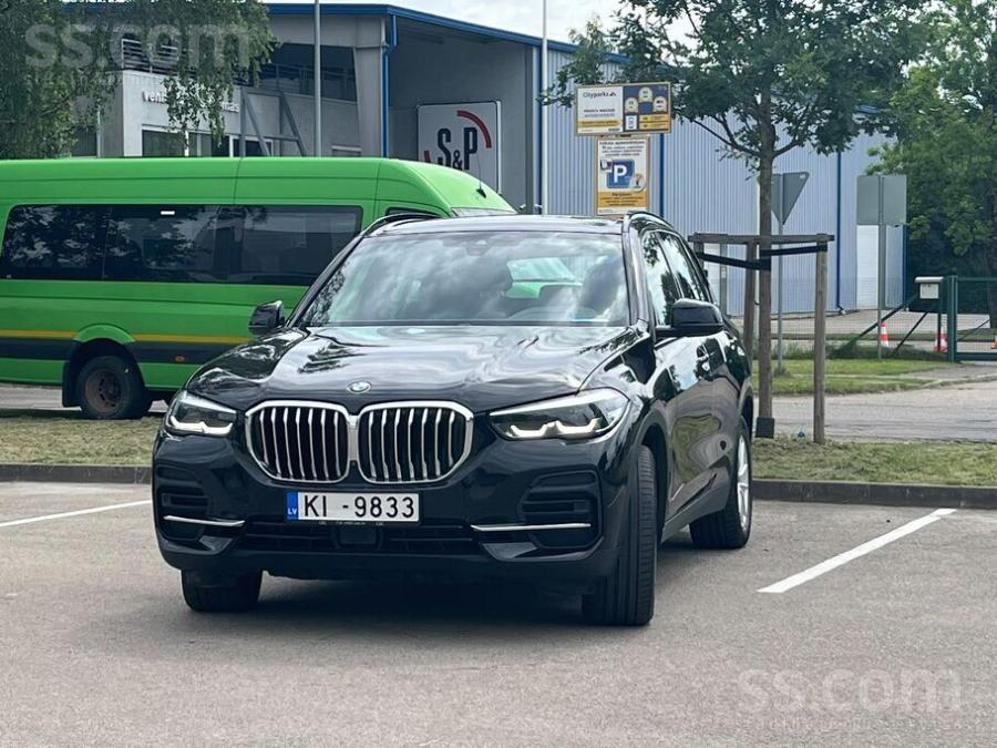Melns BMW X5 2021 Rīga, ar dzinēja tilpumu 3.00 L un nobraukumu 104 tūkst. km par 38650 €, foto 1 vietnē AUTOMOTO.COM.LV