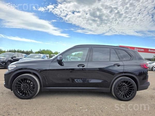 Melns BMW X5 2021 Daugavpils, ar dzinēja tilpumu 3.00 L un nobraukumu 0 tūkst. km par 37800 €, foto 4 vietnē AUTOMOTO.COM.LV