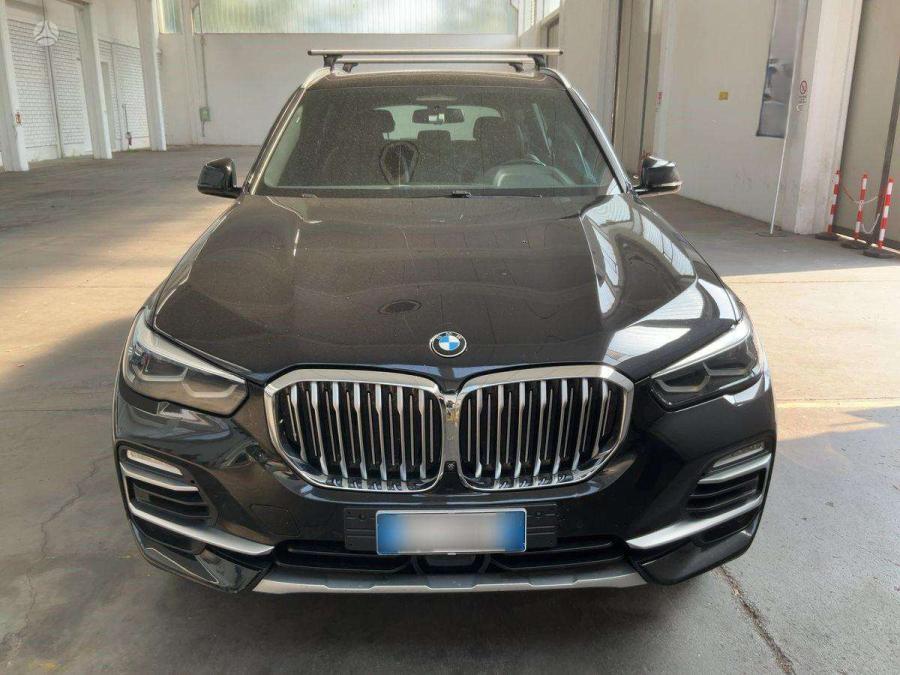Black BMW X5 2021 in Vilnius, with an engine capacity of 2.99 L and mileage of 183 thousand km for 28500 €, photo 11 on AUTOMOTO.COM.LV
