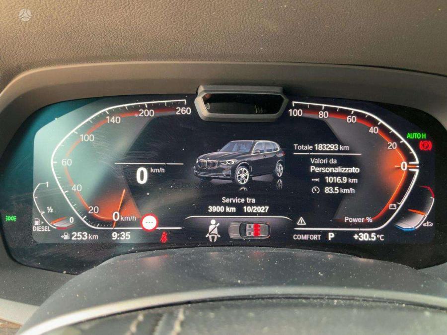 Black BMW X5 2021 in Vilnius, with an engine capacity of 2.99 L and mileage of 183 thousand km for 28500 €, photo 13 on AUTOMOTO.COM.LV