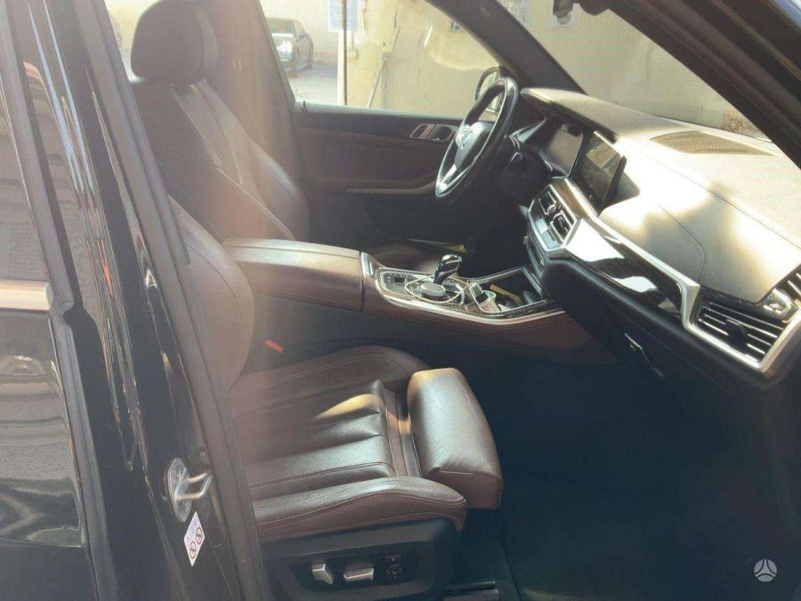 Black BMW X5 2021 in Vilnius, with an engine capacity of 2.99 L and mileage of 183 thousand km for 28500 €, photo 14 on AUTOMOTO.COM.LV