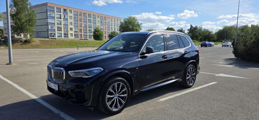 Melns BMW X5 2021 Šauļi, ar dzinēja tilpumu 2.99 L un nobraukumu 73 tūkst. km par 55000 €, foto 4 vietnē AUTOMOTO.COM.LV
