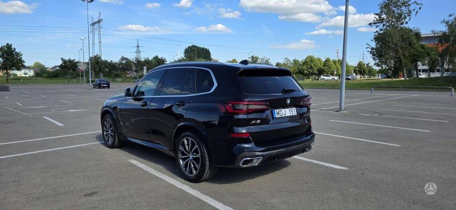 Melns BMW X5 2021 Šauļi, ar dzinēja tilpumu 2.99 L un nobraukumu 73 tūkst. km par 55000 €, foto 6 vietnē AUTOMOTO.COM.LV