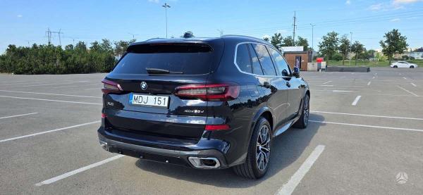 Melns BMW X5 2021 Šauļi, ar dzinēja tilpumu 2.99 L un nobraukumu 73 tūkst. km par 55000 €, foto 7 vietnē AUTOMOTO.COM.LV