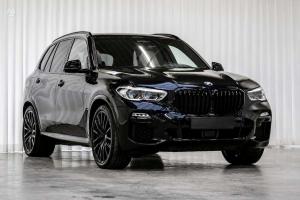 Black BMW X5 2021 in Tukums, with an engine capacity of 3.00 L and mileage of 179 thousand km for 43990 €, photo 3 on AUTOMOTO.COM.LV