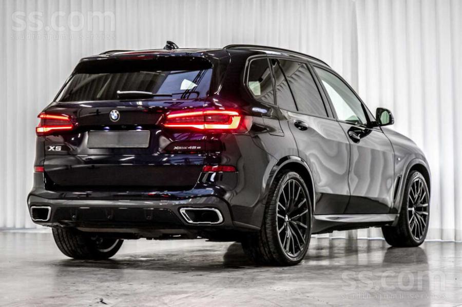 Melns BMW X5 2021 Tukums, ar dzinēja tilpumu 3.00 L un nobraukumu 0 tūkst. km par 43990 €, foto 4 vietnē AUTOMOTO.COM.LV