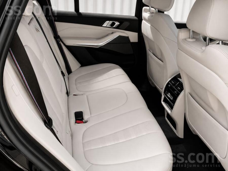 Melns BMW X5 2021 Tukums, ar dzinēja tilpumu 3.00 L un nobraukumu 0 tūkst. km par 43990 €, foto 8 vietnē AUTOMOTO.COM.LV