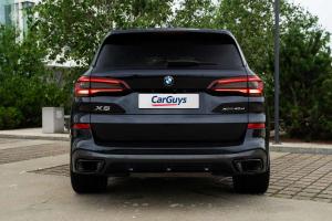 Black BMW X5 2021 in Vilnius, with an engine capacity of 2.99 L and mileage of 176 thousand km for 44000 €, photo 5 on AUTOMOTO.COM.LV