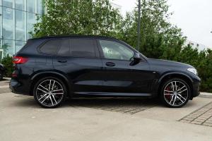 Black BMW X5 2021 in Vilnius, with an engine capacity of 2.99 L and mileage of 176 thousand km for 44000 €, photo 8 on AUTOMOTO.COM.LV