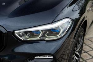 Black BMW X5 2021 in Vilnius, with an engine capacity of 2.99 L and mileage of 176 thousand km for 44000 €, photo 11 on AUTOMOTO.COM.LV