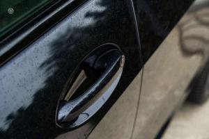 Black BMW X5 2021 in Vilnius, with an engine capacity of 2.99 L and mileage of 176 thousand km for 44000 €, photo 13 on AUTOMOTO.COM.LV