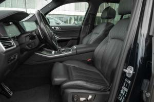 Black BMW X5 2021 in Vilnius, with an engine capacity of 2.99 L and mileage of 176 thousand km for 44000 €, photo 16 on AUTOMOTO.COM.LV
