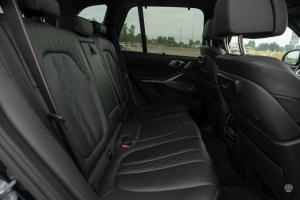 Black BMW X5 2021 in Vilnius, with an engine capacity of 2.99 L and mileage of 176 thousand km for 44000 €, photo 20 on AUTOMOTO.COM.LV