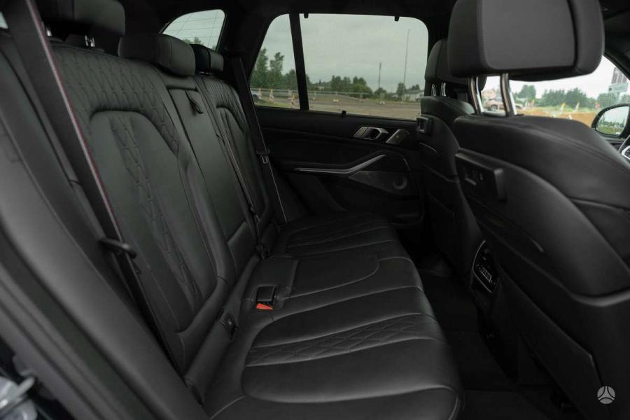 Black BMW X5 2021 in Vilnius, with an engine capacity of 2.99 L and mileage of 176 thousand km for 44000 €, photo 20 on AUTOMOTO.COM.LV