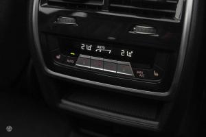 Black BMW X5 2021 in Vilnius, with an engine capacity of 2.99 L and mileage of 176 thousand km for 44000 €, photo 21 on AUTOMOTO.COM.LV