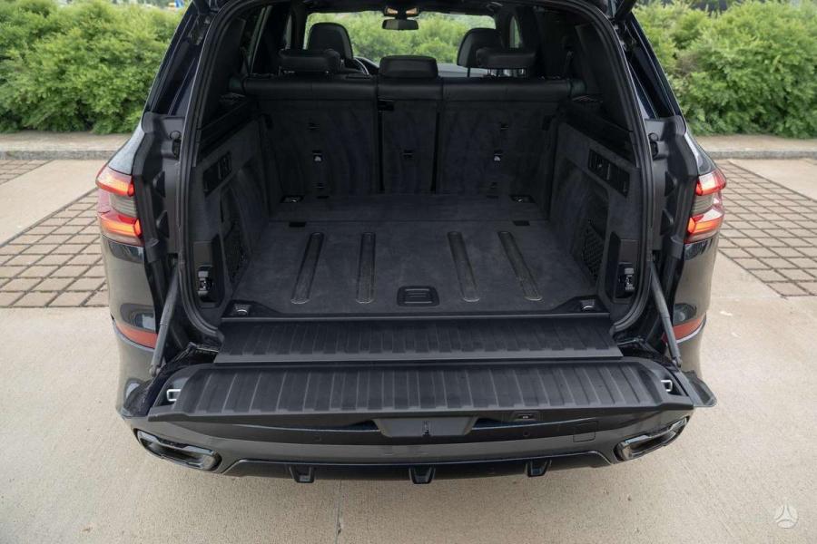 Black BMW X5 2021 in Vilnius, with an engine capacity of 2.99 L and mileage of 176 thousand km for 44000 €, photo 23 on AUTOMOTO.COM.LV
