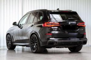 Black BMW X5 2021 in Tukums, with an engine capacity of 3.00 L and mileage of 82 thousand km for 57990 €, photo 4 on AUTOMOTO.COM.LV