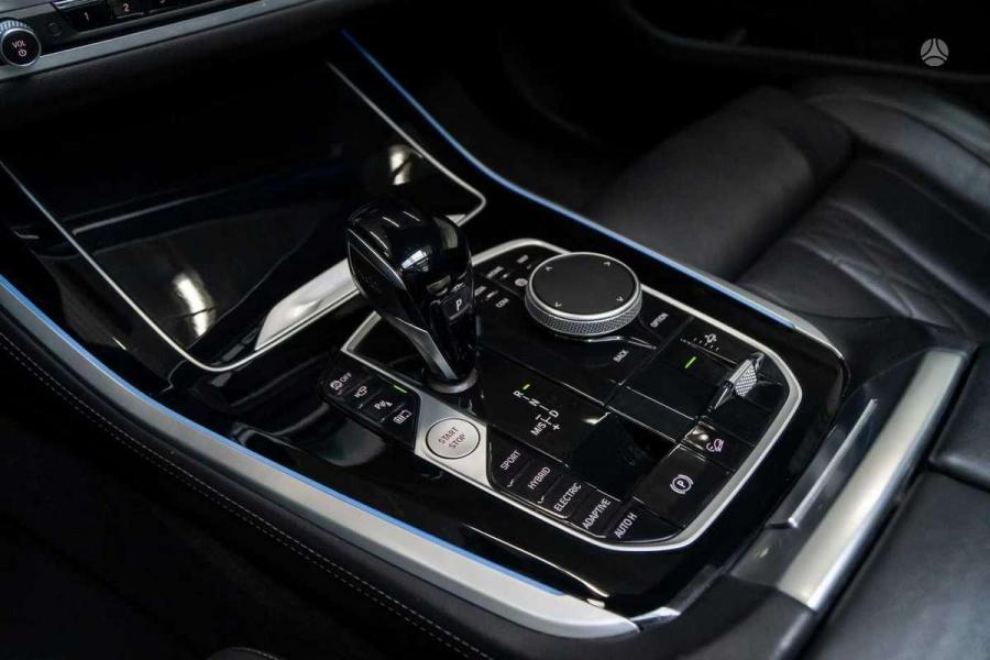 Black BMW X5 2021 in Tukums, with an engine capacity of 3.00 L and mileage of 82 thousand km for 57990 €, photo 10 on AUTOMOTO.COM.LV