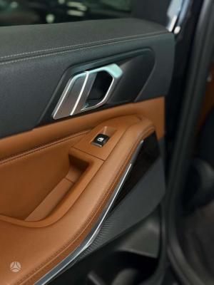 Melns BMW X5 2021 Klaipėda, ar dzinēja tilpumu 3.00 L un nobraukumu 63 tūkst. km par 39950 €, foto 17 vietnē AUTOMOTO.COM.LV