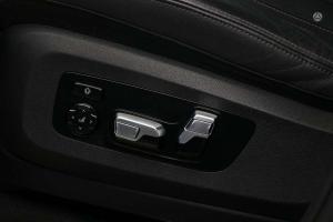 Black BMW X5 2021 in Vilnius, with an engine capacity of 3.00 L and mileage of 141 thousand km for 42490 €, photo 21 on AUTOMOTO.COM.LV
