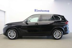 Melns BMW X5 2021 Viļņa, ar dzinēja tilpumu 3.00 L un nobraukumu 141 tūkst. km par 41990 €, foto 4 vietnē AUTOMOTO.COM.LV