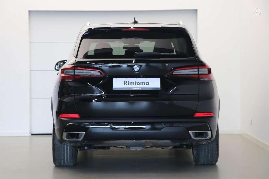 Melns BMW X5 2021 Viļņa, ar dzinēja tilpumu 3.00 L un nobraukumu 141 tūkst. km par 41990 €, foto 9 vietnē AUTOMOTO.COM.LV