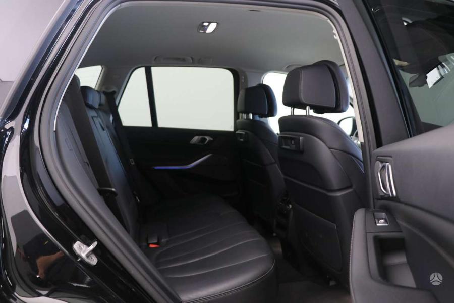 Melns BMW X5 2021 Viļņa, ar dzinēja tilpumu 3.00 L un nobraukumu 141 tūkst. km par 41990 €, foto 17 vietnē AUTOMOTO.COM.LV