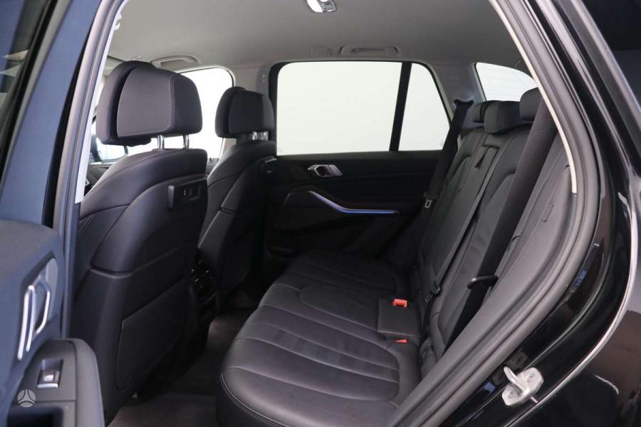 Melns BMW X5 2021 Viļņa, ar dzinēja tilpumu 3.00 L un nobraukumu 141 tūkst. km par 41990 €, foto 19 vietnē AUTOMOTO.COM.LV