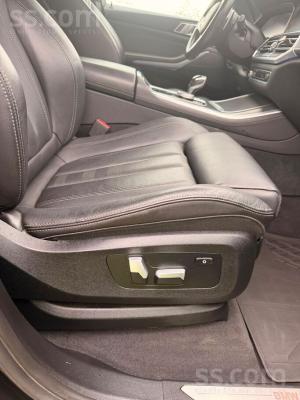 Black BMW X5 2021 in Riga, with an engine capacity of 3.00 L and mileage of 130 thousand km for 47000 €, photo 14 on AUTOMOTO.COM.LV