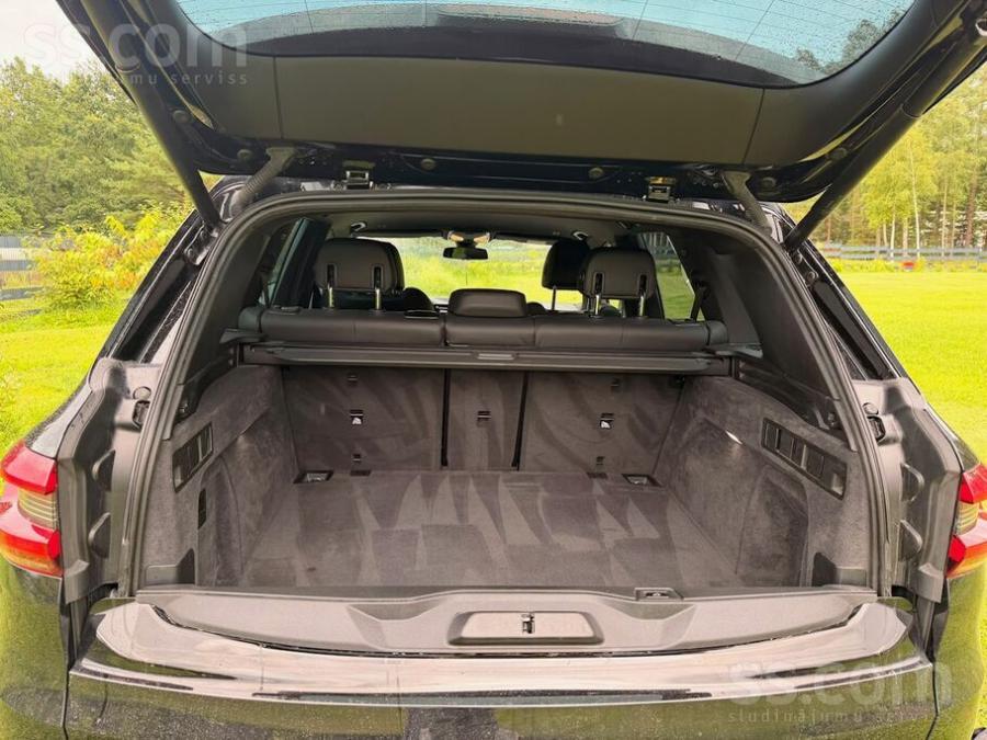 Black BMW X5 2021 in Riga, with an engine capacity of 3.00 L and mileage of 130 thousand km for 47000 €, photo 16 on AUTOMOTO.COM.LV
