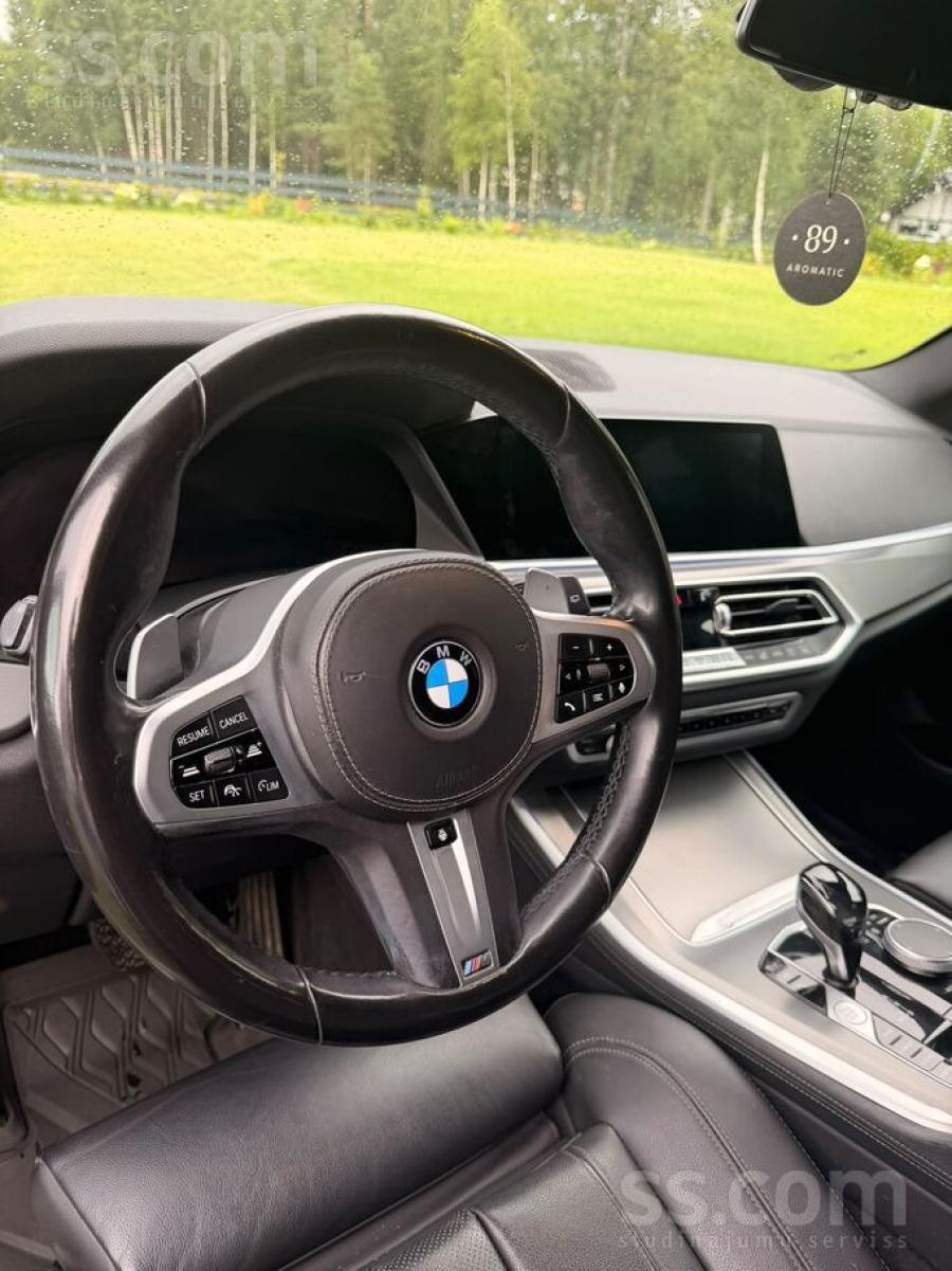 Black BMW X5 2021 in Riga, with an engine capacity of 3.00 L and mileage of 130 thousand km for 47000 €, photo 20 on AUTOMOTO.COM.LV