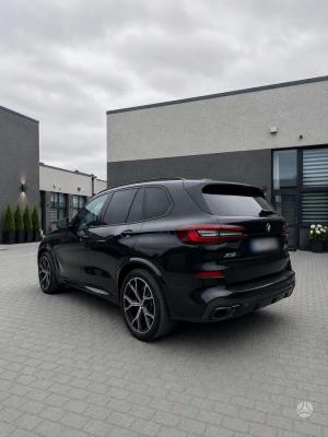 Black BMW X5 2021 in Palanga, with an engine capacity of 2.99 L and mileage of 78 thousand km for 47500 €, photo 4 on AUTOMOTO.COM.LV