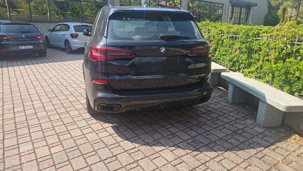 Black BMW X5 2021 in Siauliai, with an engine capacity of 2.00 L and mileage of 139 thousand km for 36700 €, photo 2 on AUTOMOTO.COM.LV