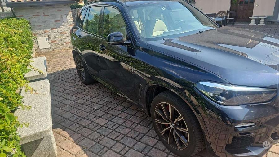 Melns BMW X5 2021 Šauļi, ar dzinēja tilpumu 2.00 L un nobraukumu 139 tūkst. km par 36700 €, foto 4 vietnē AUTOMOTO.COM.LV