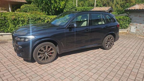 Black BMW X5 2021 in Siauliai, with an engine capacity of 2.00 L and mileage of 139 thousand km for 36700 €, photo 4 on AUTOMOTO.COM.LV