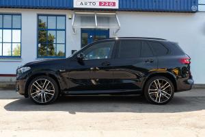 Black BMW X5 2021 in Vilnius, with an engine capacity of 3.00 L and mileage of 137 thousand km for 49999 €, photo 7 on AUTOMOTO.COM.LV