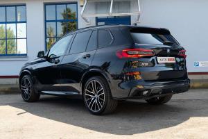 Black BMW X5 2021 in Vilnius, with an engine capacity of 3.00 L and mileage of 137 thousand km for 49999 €, photo 10 on AUTOMOTO.COM.LV