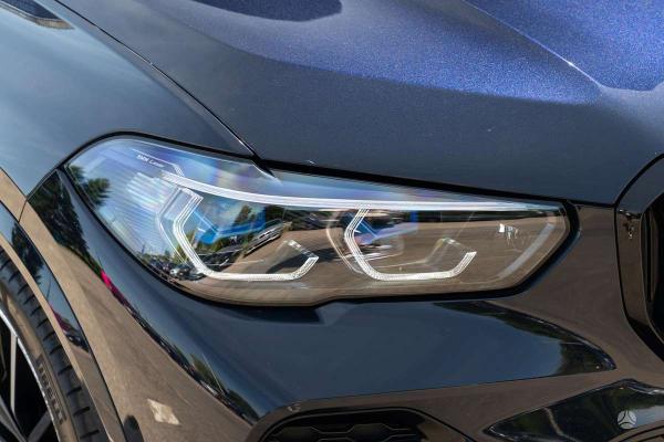 Black BMW X5 2021 in Vilnius, with an engine capacity of 3.00 L and mileage of 137 thousand km for 49999 €, photo 10 on AUTOMOTO.COM.LV