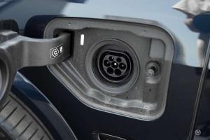 Black BMW X5 2021 in Vilnius, with an engine capacity of 3.00 L and mileage of 137 thousand km for 49999 €, photo 15 on AUTOMOTO.COM.LV