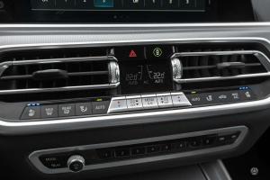 Black BMW X5 2021 in Vilnius, with an engine capacity of 3.00 L and mileage of 137 thousand km for 49999 €, photo 22 on AUTOMOTO.COM.LV