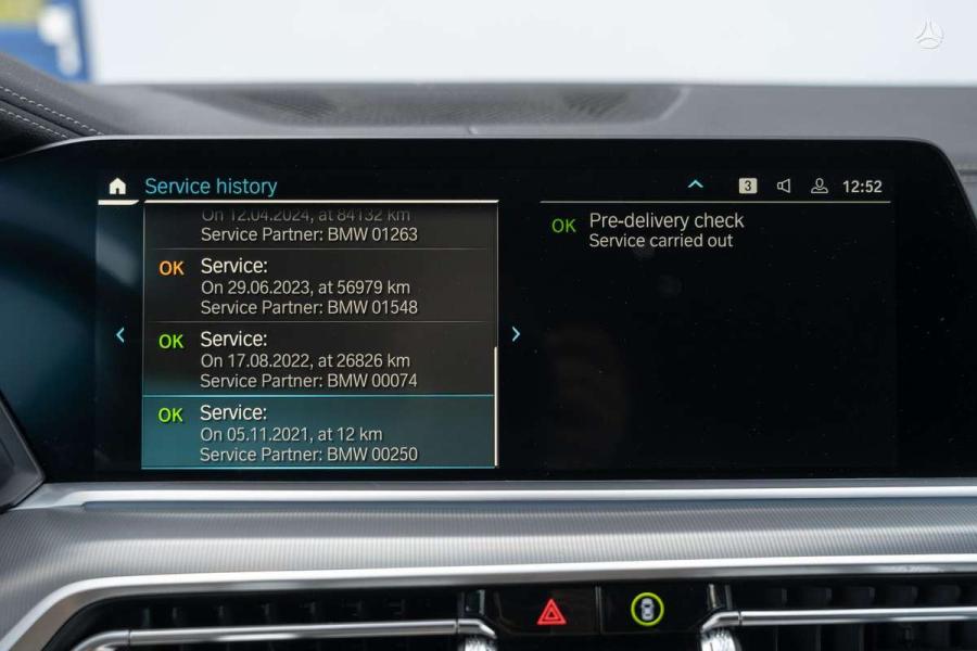 Black BMW X5 2021 in Vilnius, with an engine capacity of 3.00 L and mileage of 137 thousand km for 49999 €, photo 33 on AUTOMOTO.COM.LV