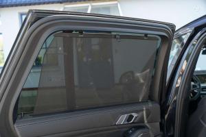 Black BMW X5 2021 in Vilnius, with an engine capacity of 3.00 L and mileage of 137 thousand km for 49999 €, photo 39 on AUTOMOTO.COM.LV