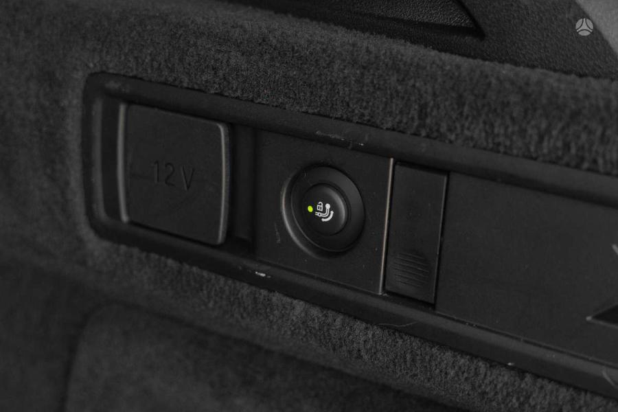 Black BMW X5 2021 in Vilnius, with an engine capacity of 3.00 L and mileage of 137 thousand km for 49999 €, photo 44 on AUTOMOTO.COM.LV