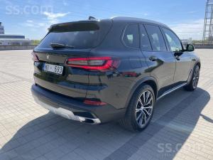 Melns BMW X5 2021 Rīga, ar dzinēja tilpumu 3.00 L un nobraukumu 108 tūkst. km par 38000 €, foto 4 vietnē AUTOMOTO.COM.LV