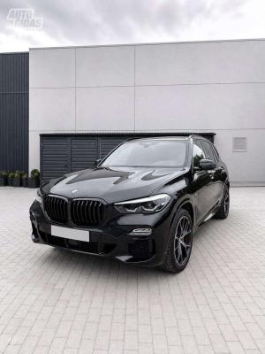 Black BMW X5 2021 in Siauliai, with an engine capacity of 3.00 L and mileage of 78 thousand km for 44000 €, photo 5 on AUTOMOTO.COM.LV