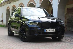 Black BMW X5 2021 in Riga, with an engine capacity of 3.00 L and mileage of 91 thousand km for 49990 €, photo  on AUTOMOTO.COM.LV