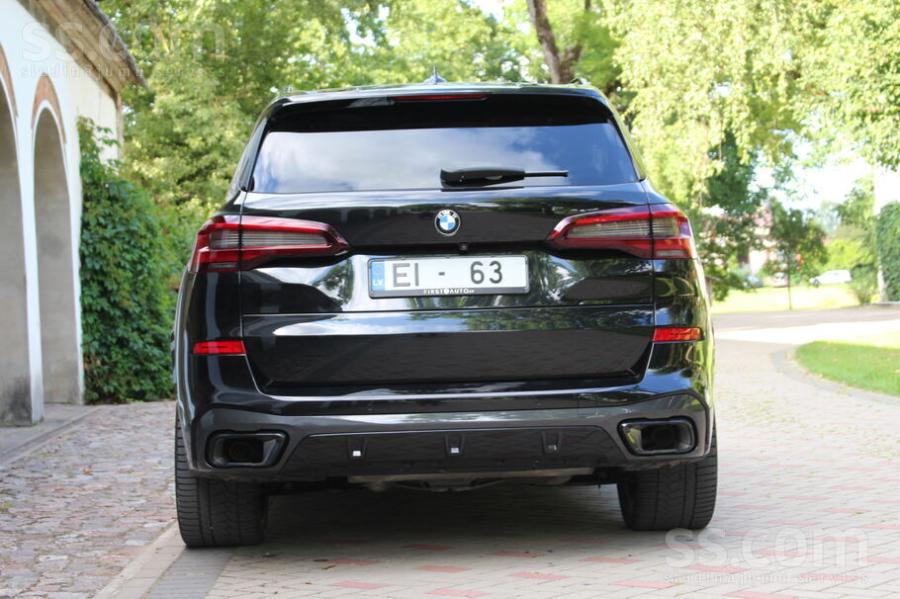 Black BMW X5 2021 in Riga, with an engine capacity of 3.00 L and mileage of 91 thousand km for 49990 €, photo 5 on AUTOMOTO.COM.LV
